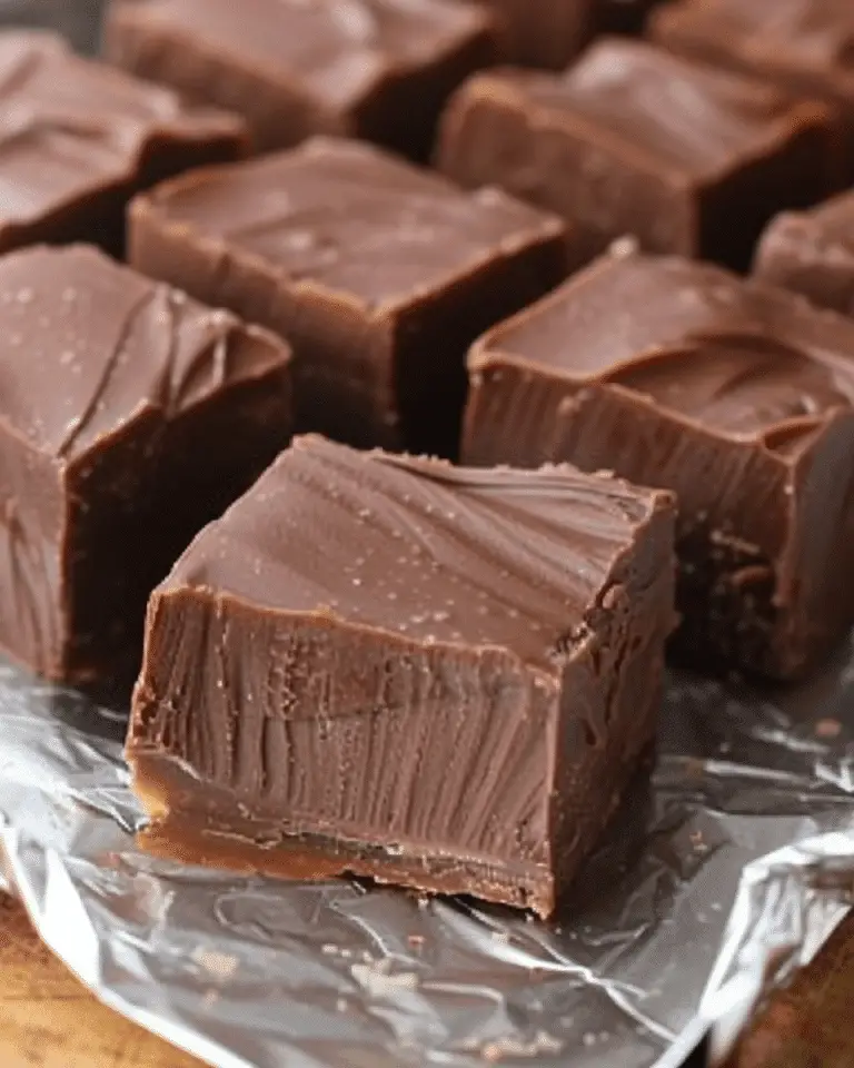 Easy No-Fail Chocolate Fudge - Recipes Smile